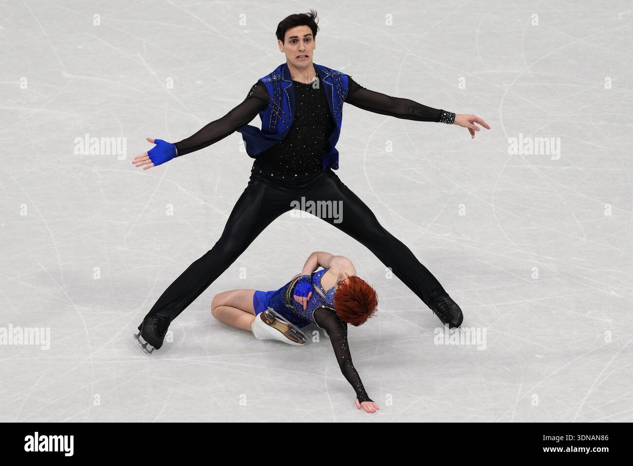 Evgeniia Lopareva and Geoffrey Brissaud of France compete during the ...