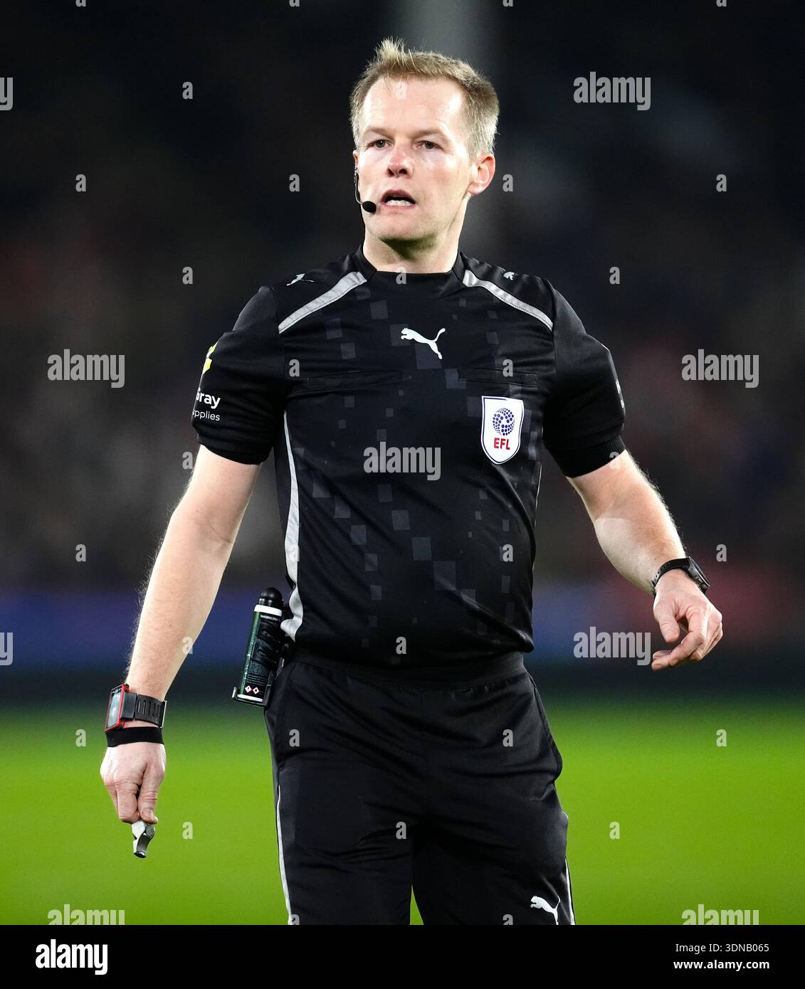 Referee Gavin Ward during the Sky Bet Championship match at Bramall ...