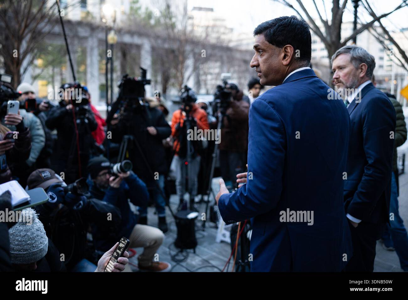 Reps. Ro Khanna (D-Calif.) and Thomas Massie (R-Ky.) speak with ...