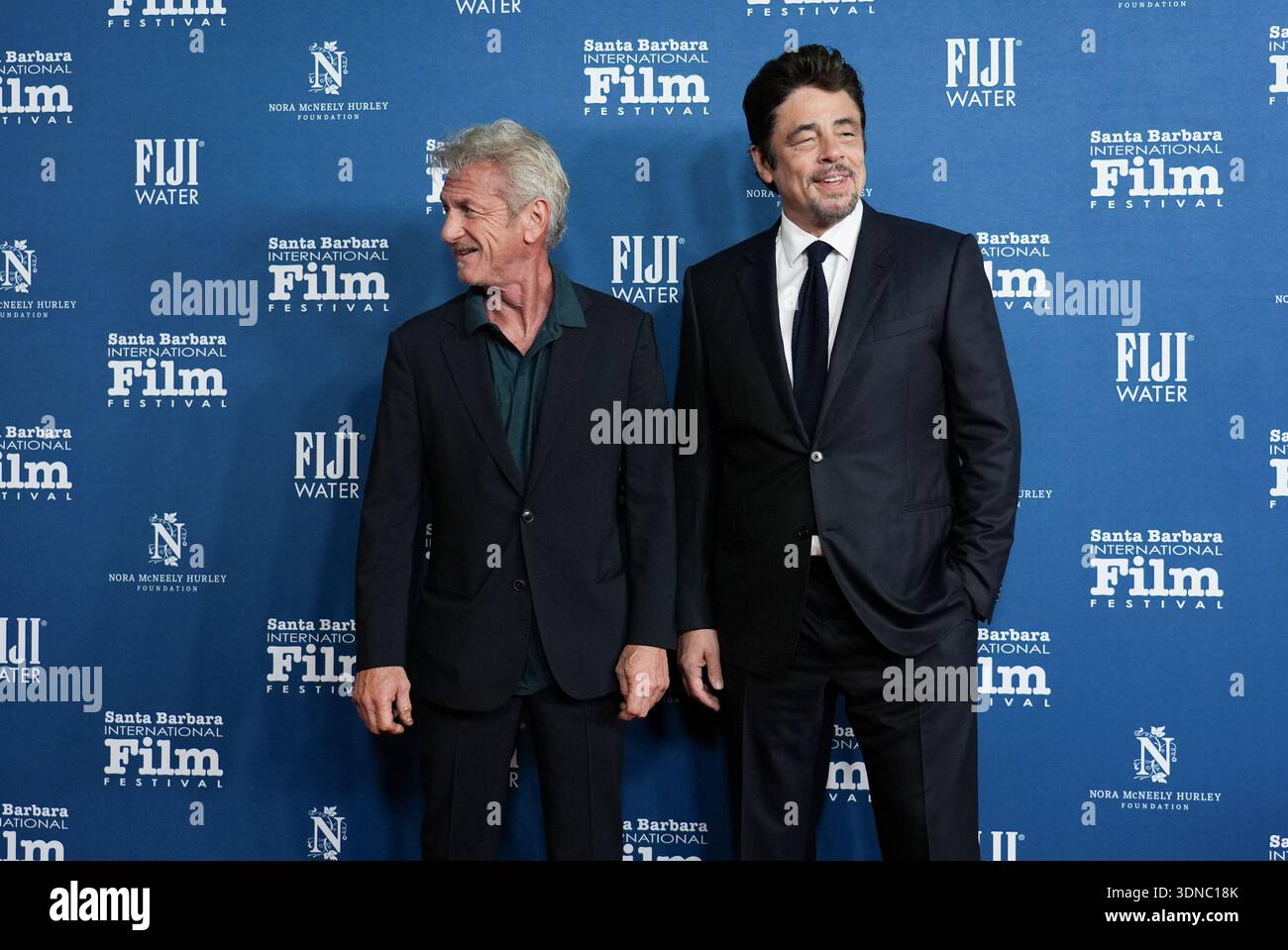 Sean Penn, left, and Benicio del Toro arrive at the Hammond Cinema ...