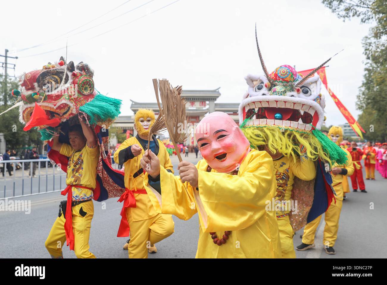 **CHINESE MAINLAND, HONG KONG, MACAU AND TAIWAN OUT**Performers in She ...