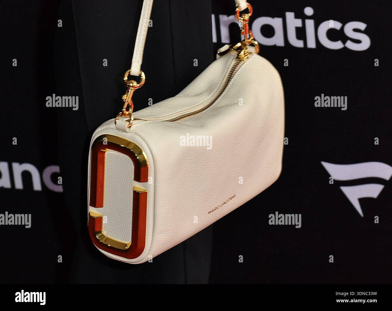 Livvy dunne hi-res stock photography and images - Alamy