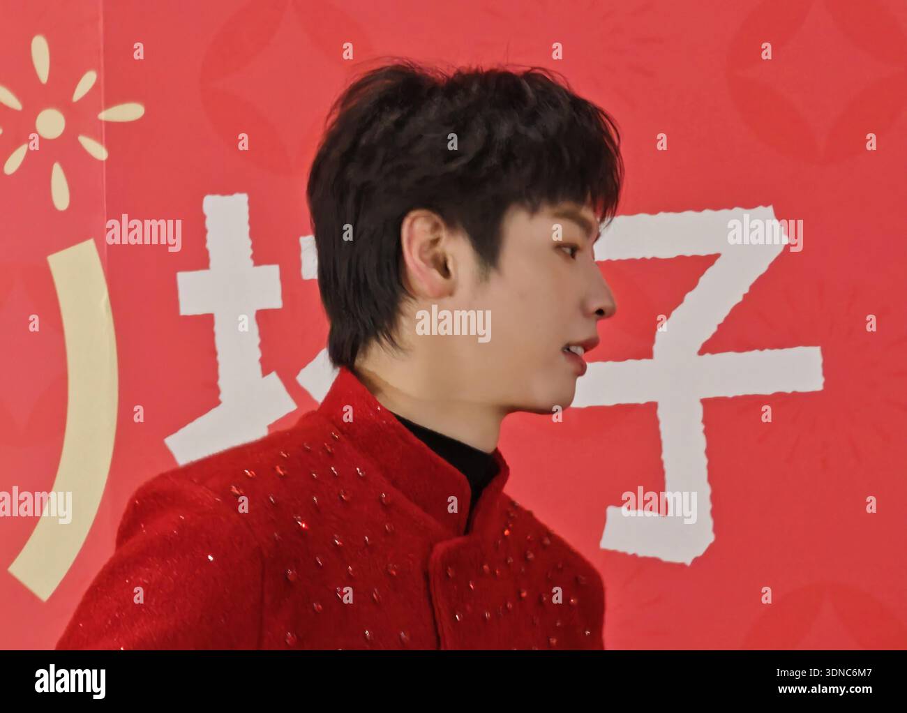 Chinese host and actor Ren Yinsong interacts with fans in Wuhan City ...