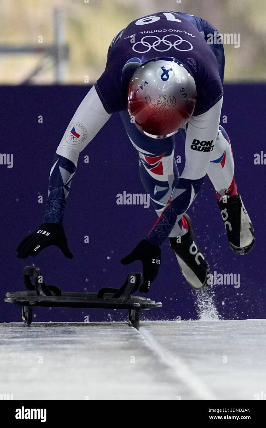 Czech Republic's Anna Fernstaedt starts for a women's skeleton training ...