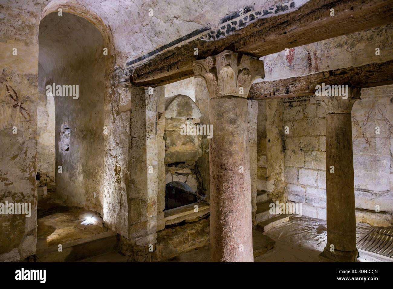Roman catholic confession church hi-res stock photography and images ...