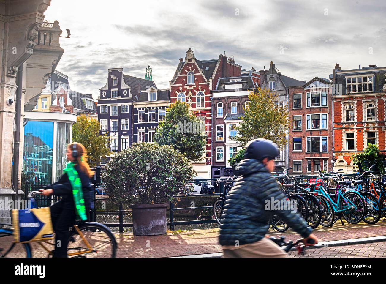 Life in Amsterdam on a cloudy day, October 31, 2025 Stock Photo - Alamy