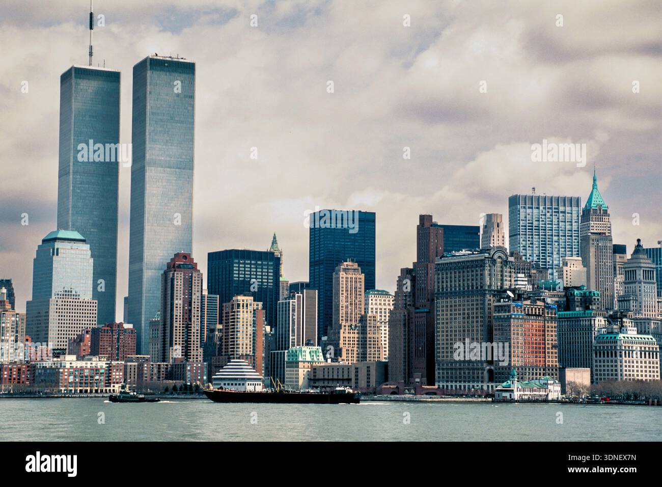 World Trade Centre and Manhattan waterfront and skyline, New York, USA ...