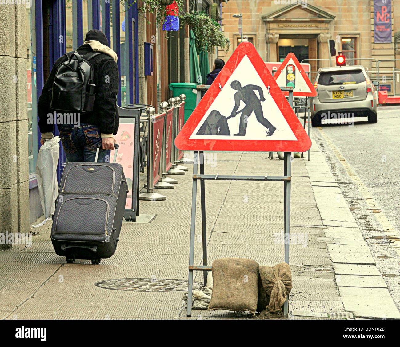 Glasgow, Scotland, UK. 10th February, 2026. UK Weather: Cold dull day ...