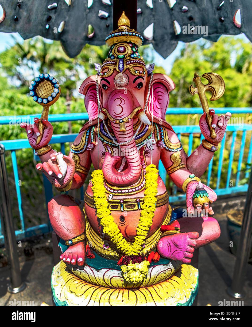 Ganesha Outside the Sri Aruloli Murugan Temple Penang Hill (Heritage ...