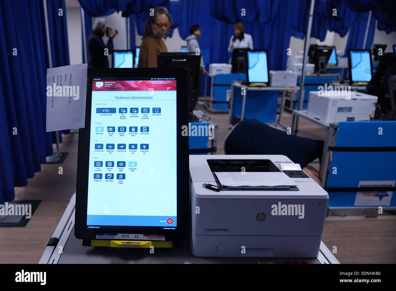 Touchscreen voting machine is seen at New Chicago Voter Supersite in ...
