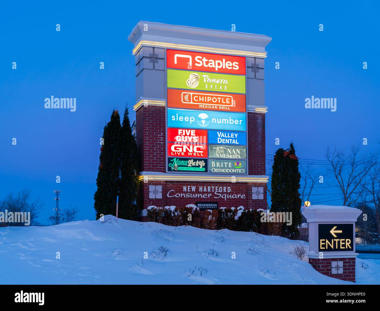 Tenant lineup hi-res stock photography and images - Alamy