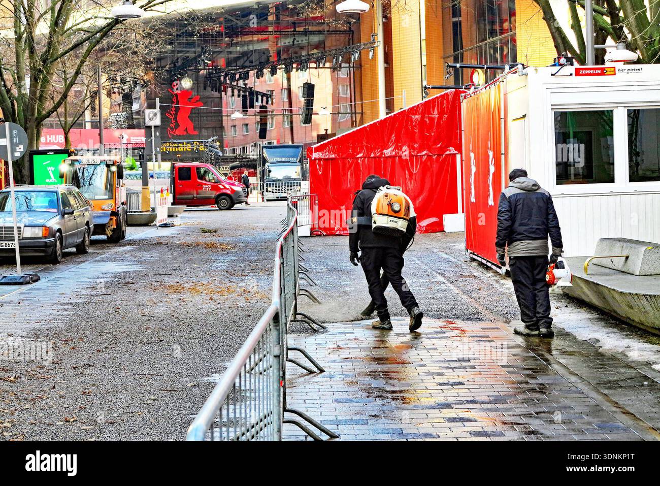Der Winter-Split muss weg *** The winter split must go Stock Photo - Alamy