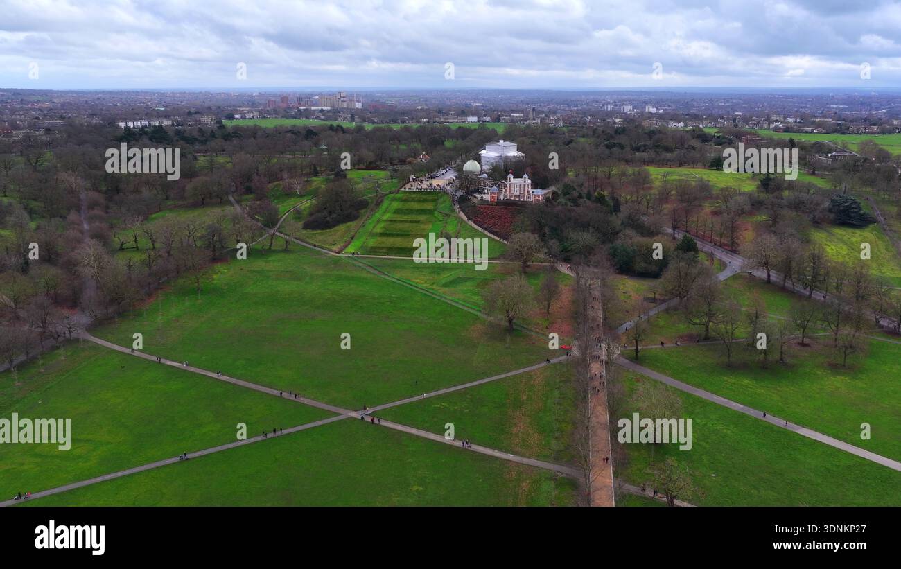 Royal Observatory Greenwich exterior with red time ball and Prime ...