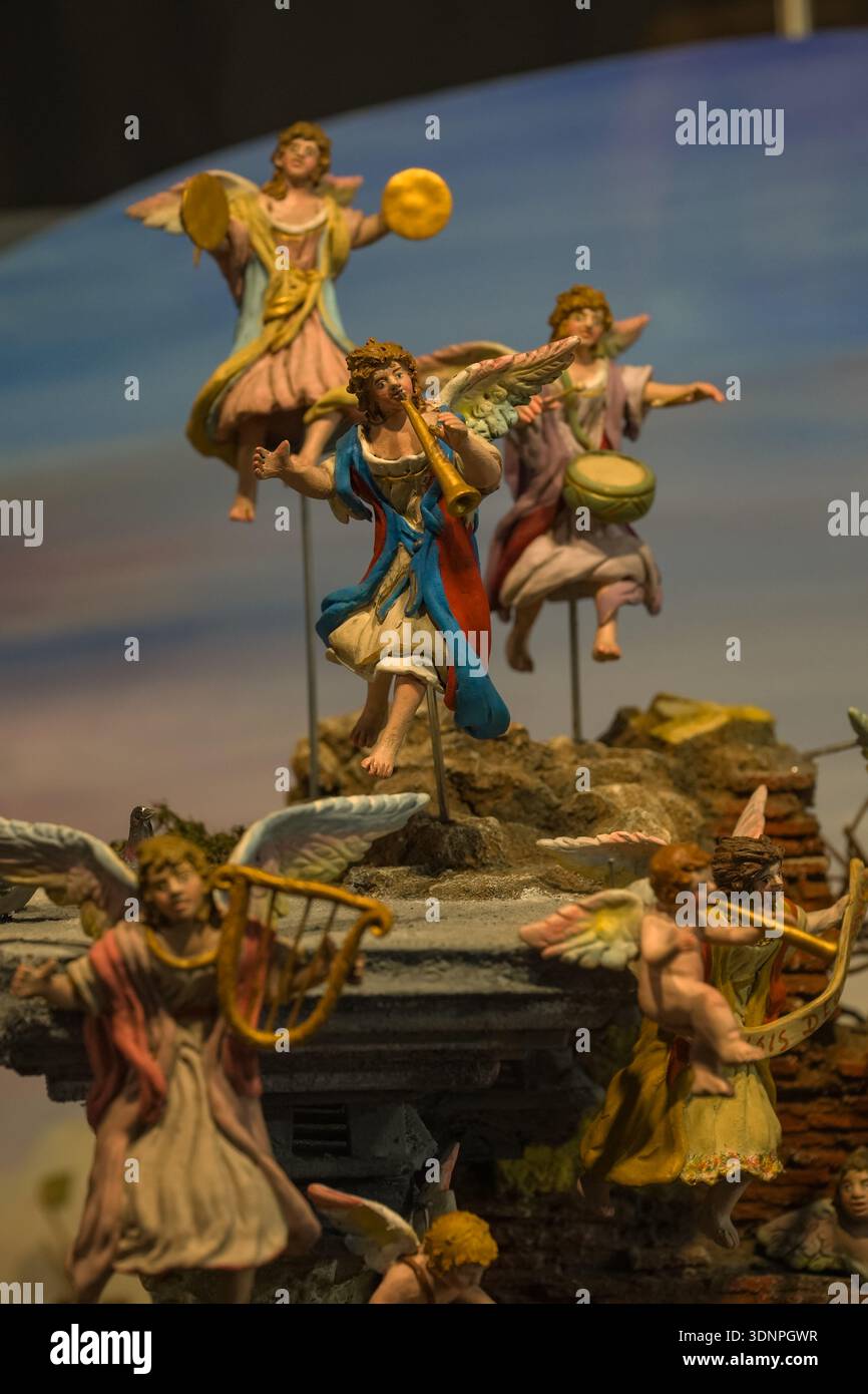 Neapolitan Nativity Scene angels figurines, Presepe Napoletano ...