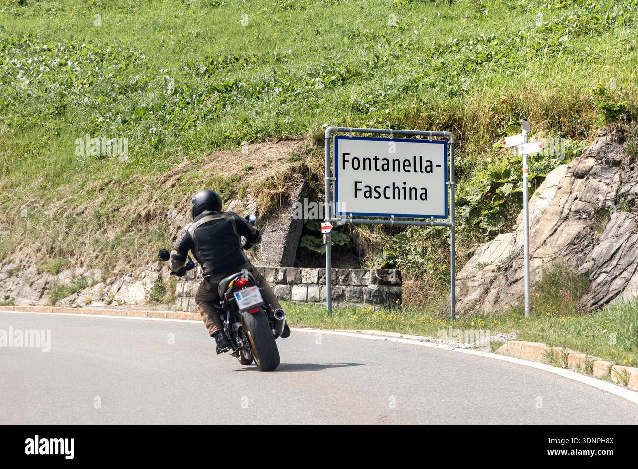 Ortsafel Fontanella-Faschine im Großen Walsertal, Vorarlberg ...