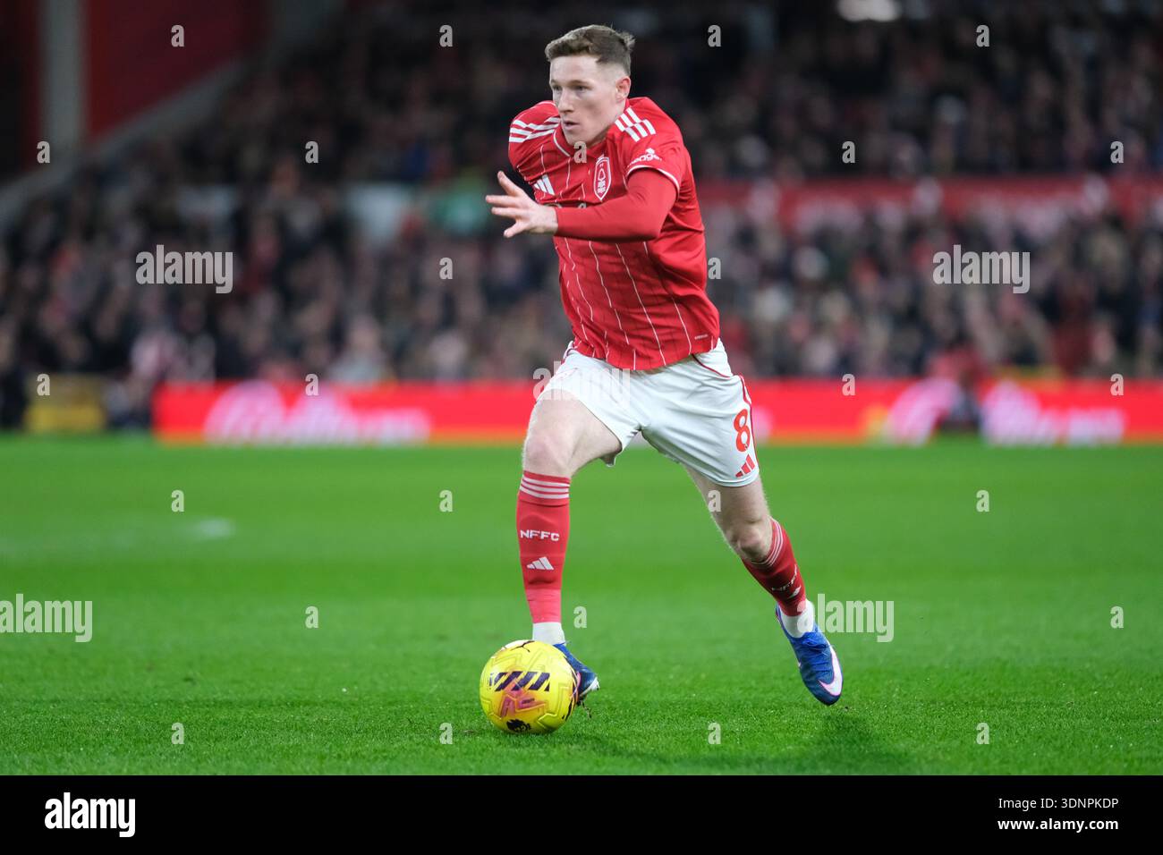Elliot Anderson of Nottingham Forest on the ball during the Premier ...