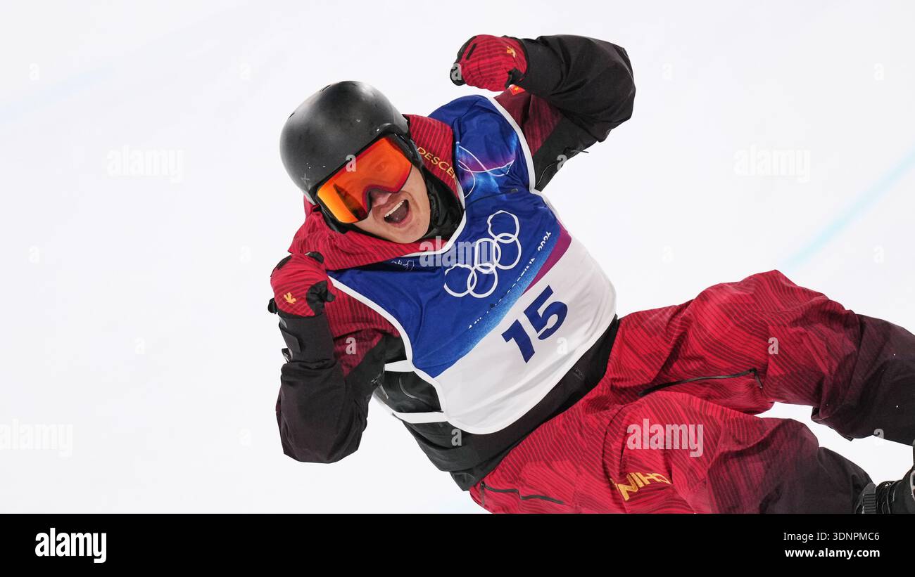 China's Wang Ziyang celebrates during the men's snowboarding halfpipe ...