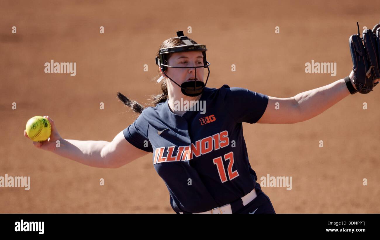 Illinois pitcher Karley Yergler (12) throws during an NCAA softball ...