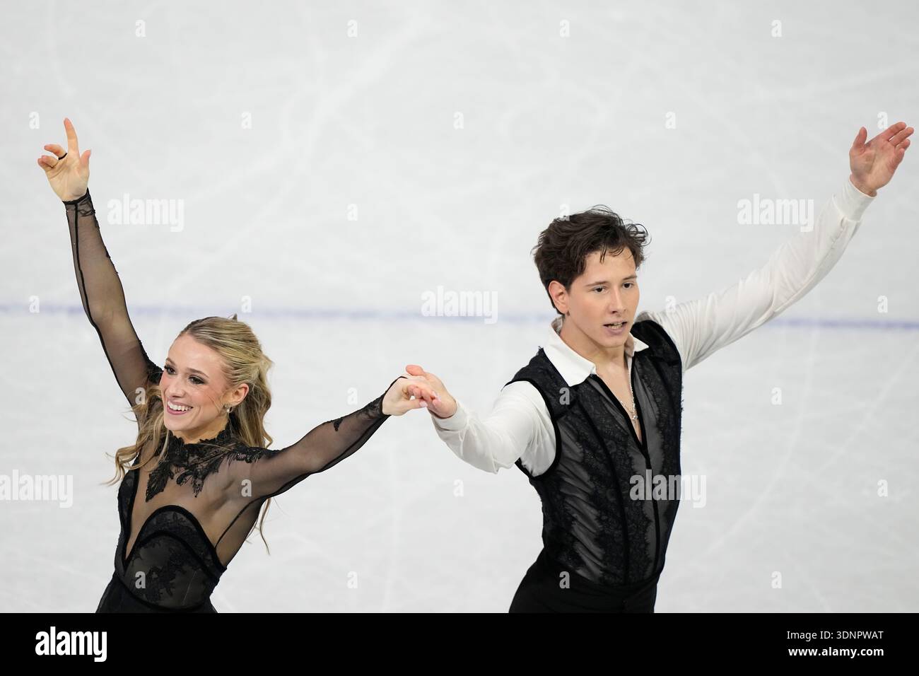 Emilea Zingas and Vadym Kolesnik of the United States compete during ...