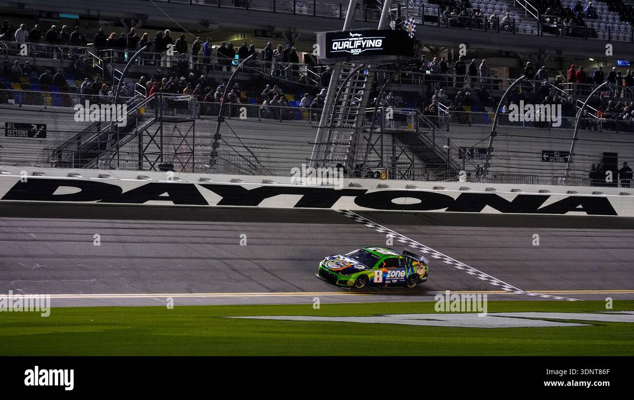 Kyle Busch runs during NASCAR Daytona 500 qualifying, Wednesday, Feb ...