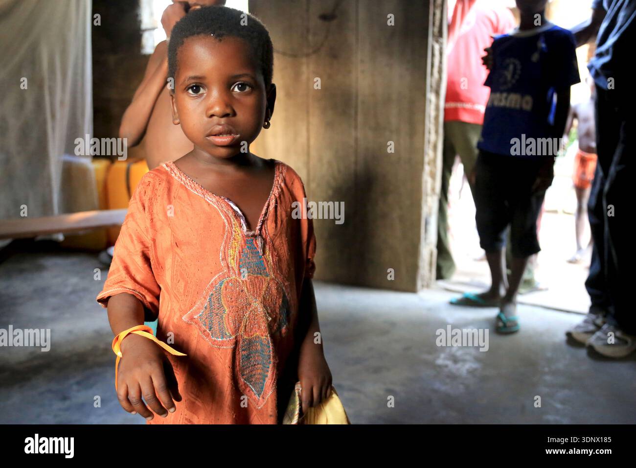 Petite fille togolaise. Datcha. Lom . Togo. Afrique de l'Ouest Stock ...