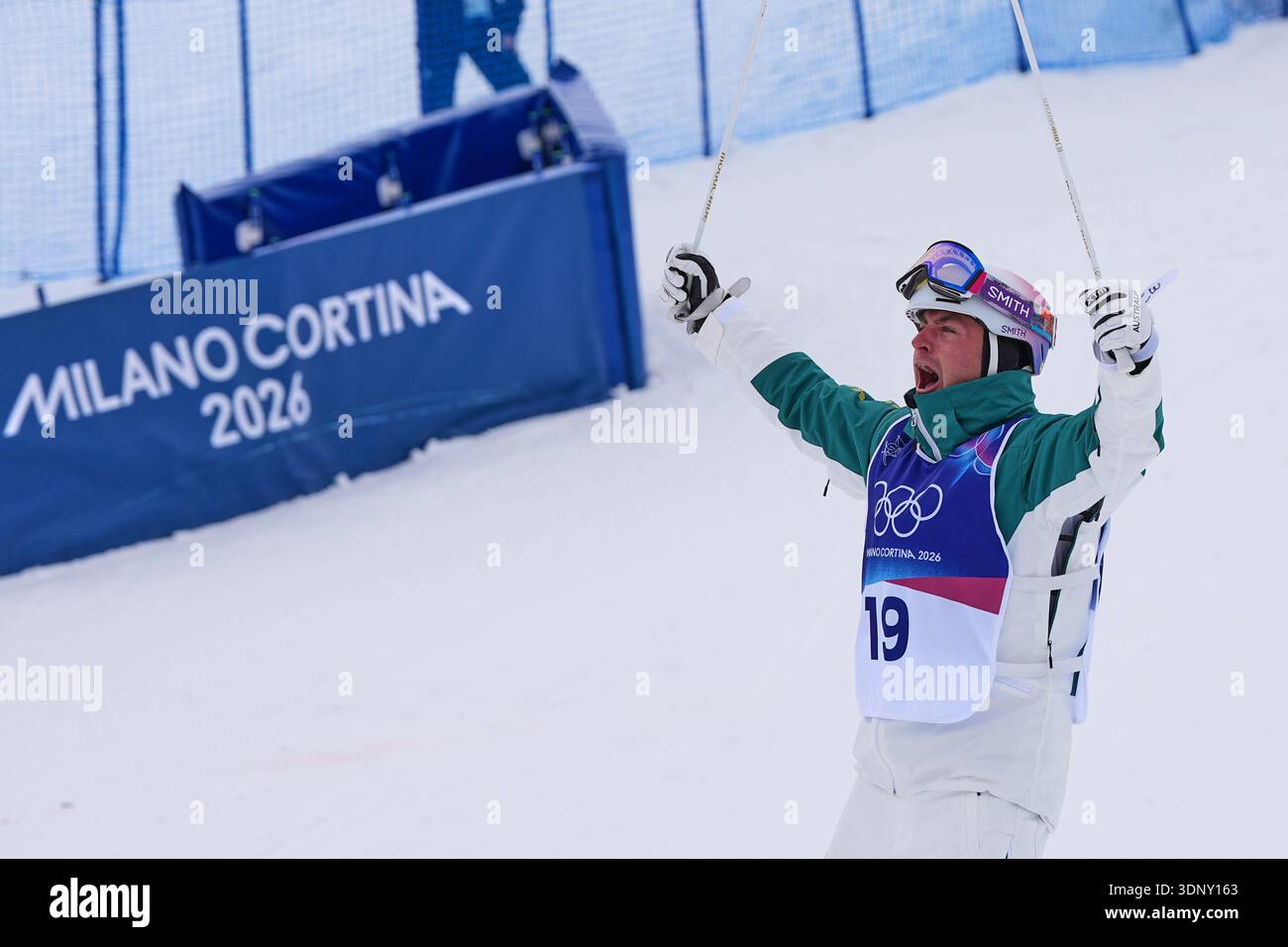Australia's Cooper Woods celebrates winning the gold medal in the men's ...