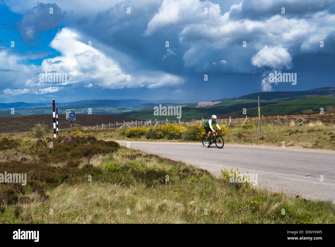 Cairn o' Mount summit on B974 road between Banchory and Fettercairn ...
