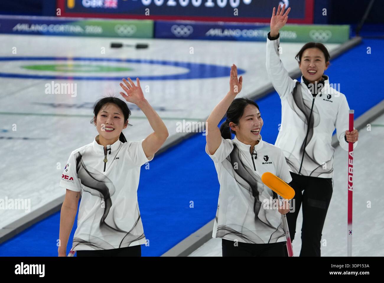 South Korea's Seol Ye-eun, Kim Su-ji, and Gim -Eun-ji wave after the ...