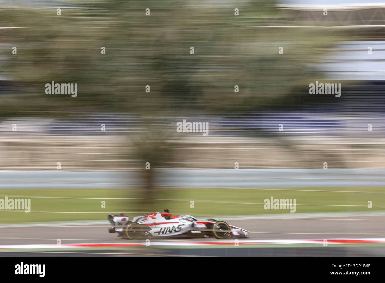 #31 Esteban Ocon (FRA) TGR Haas F1 Team (USA) Haas VF-26/Ferrari during ...