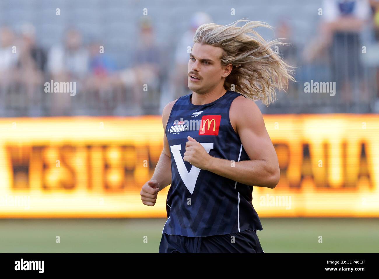 Bailey Smith of Victoria is seen during the Captains Run training ...