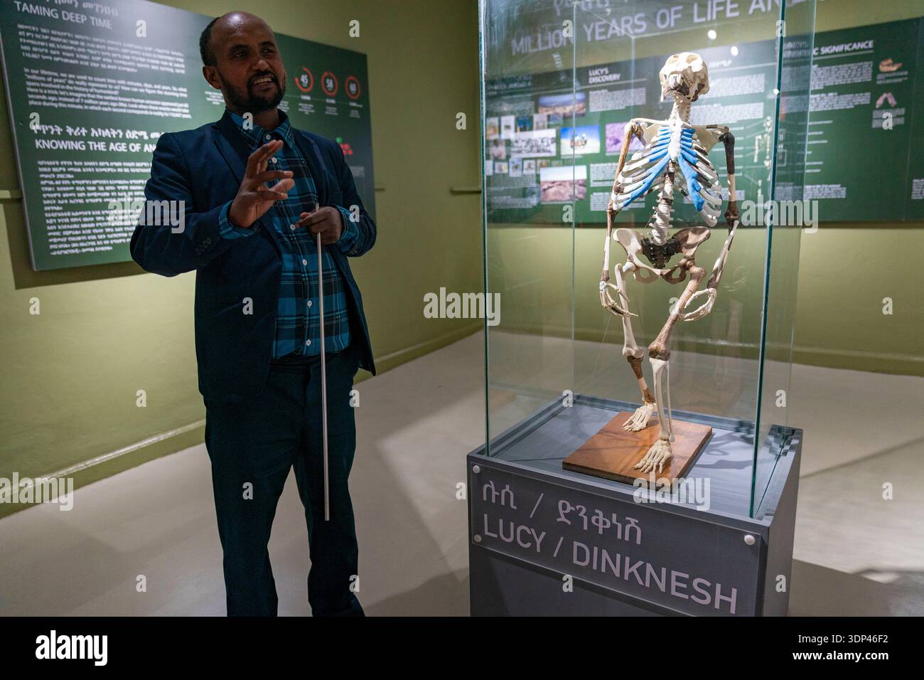 (260213) -- ADDIS ABABA, Feb. 13, 2026 (Xinhua) -- A staff member ...