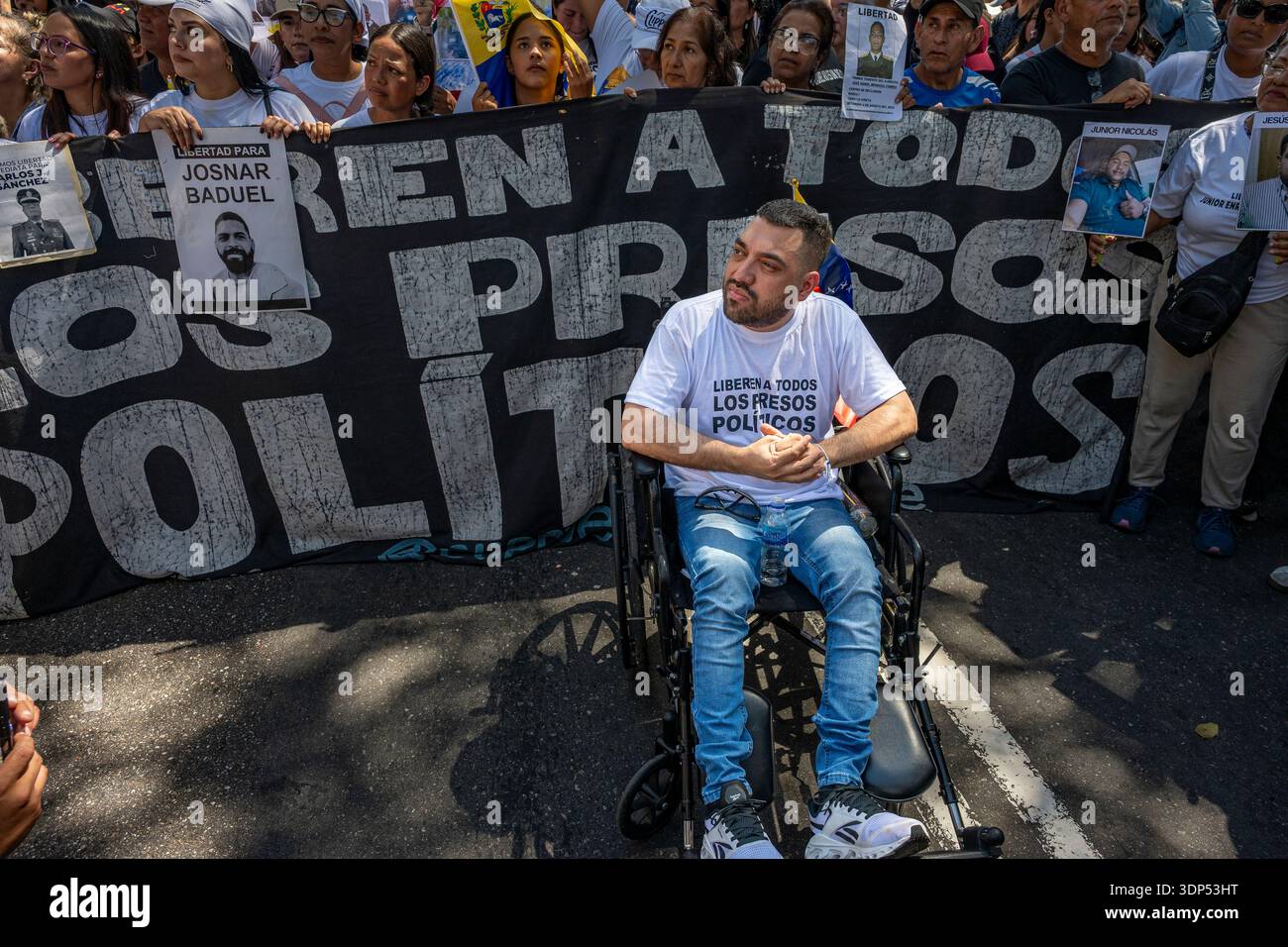 A march by students from Caracas' main universities began on February ...