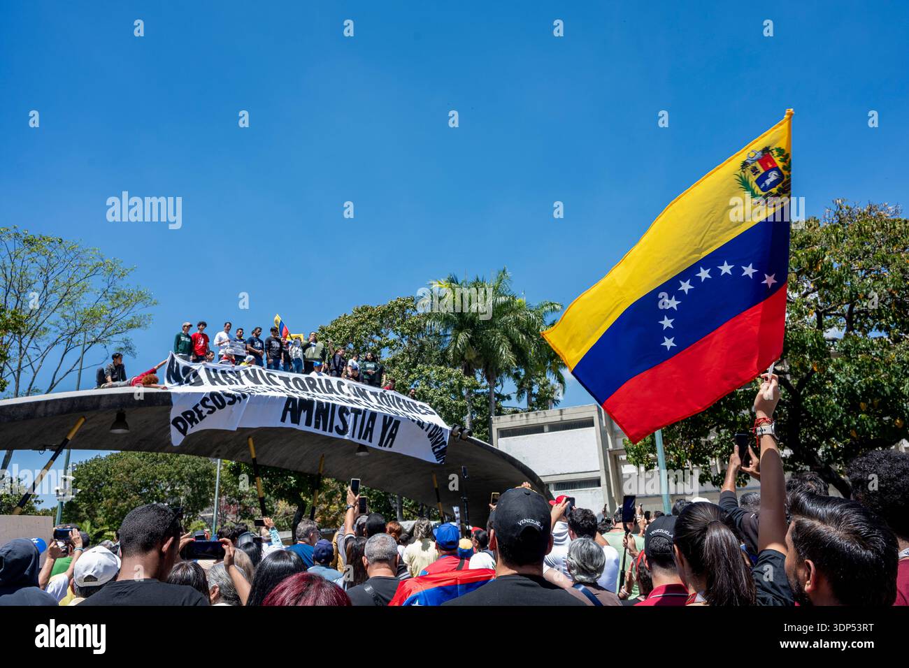 A march by students from Caracas' main universities began on February ...