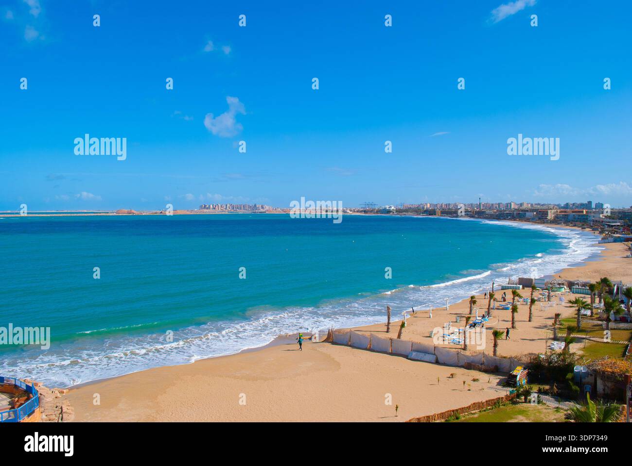 Wide coastal scene hi-res stock photography and images - Alamy