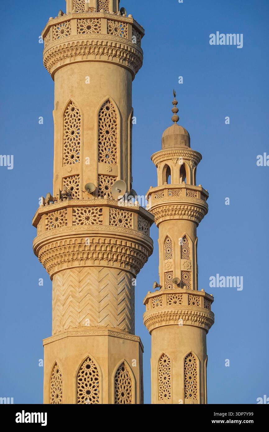 Minarette, Al Mina Moschee, Hurghada, Ägypten *** Minarets, Al Mina ...