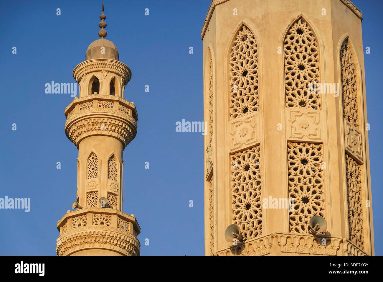 Minarette, Al Mina Moschee, Hurghada, Ägypten *** Minarets, Al Mina ...