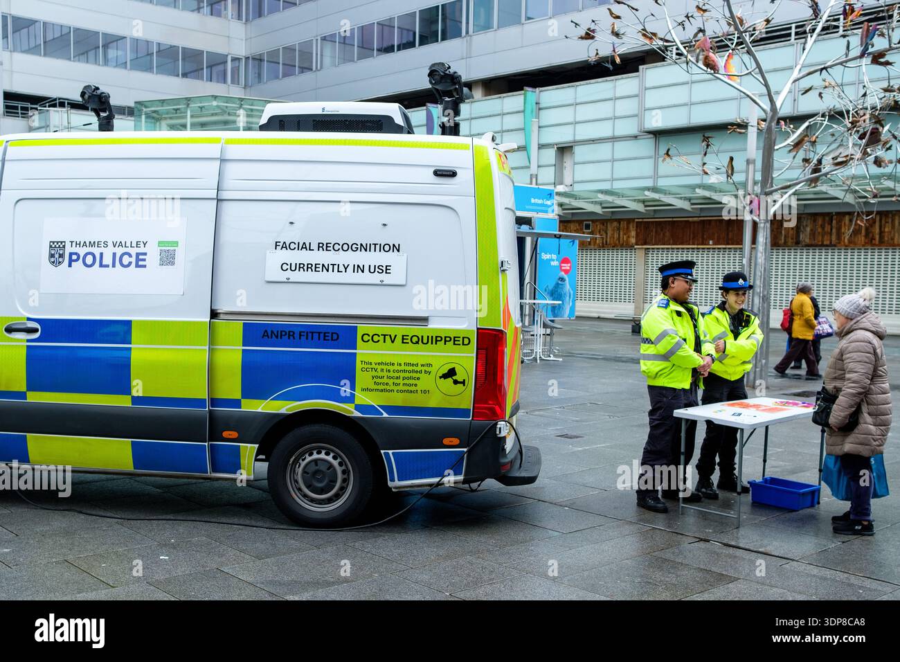 Slough, UK. 13th February, 2026. Thames Valley Police community support ...