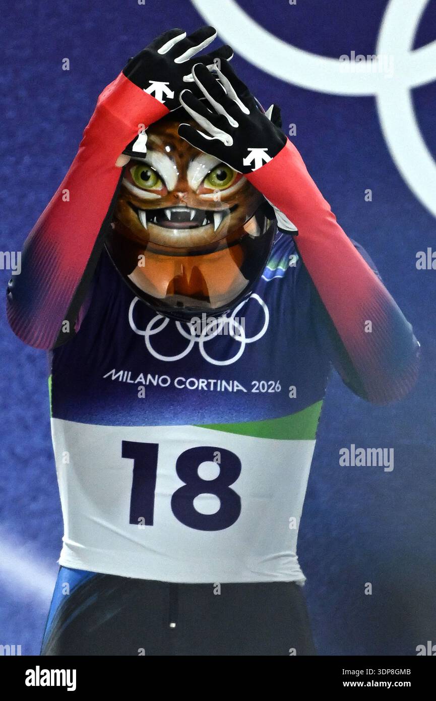 Sporting a helmet design featuring 'Derpy Tiger' from Korean KPop Demon ...