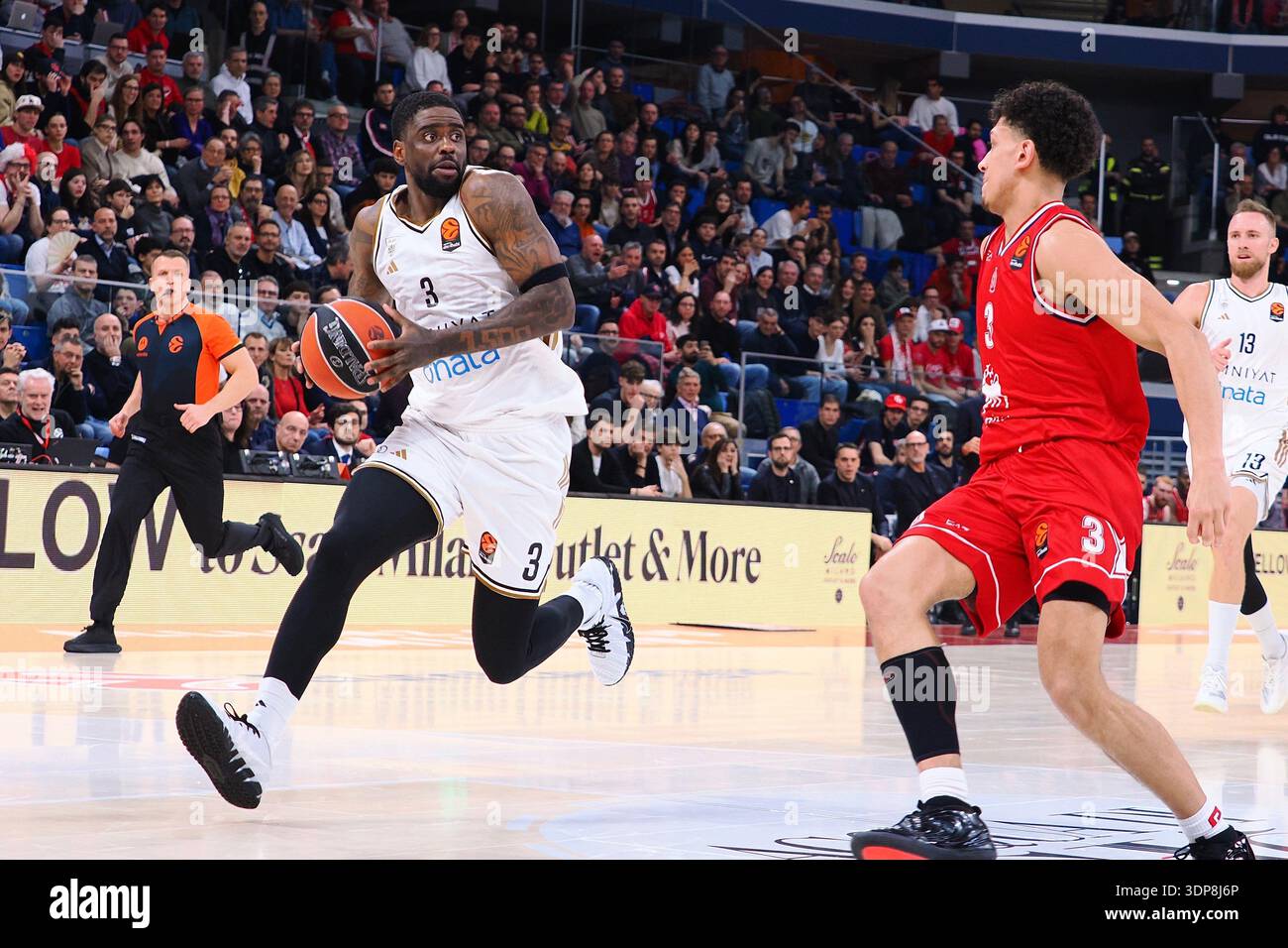 Dwayne Bacon (Dubai Basketball) during EA7 Emporio Armani Milano vs ...