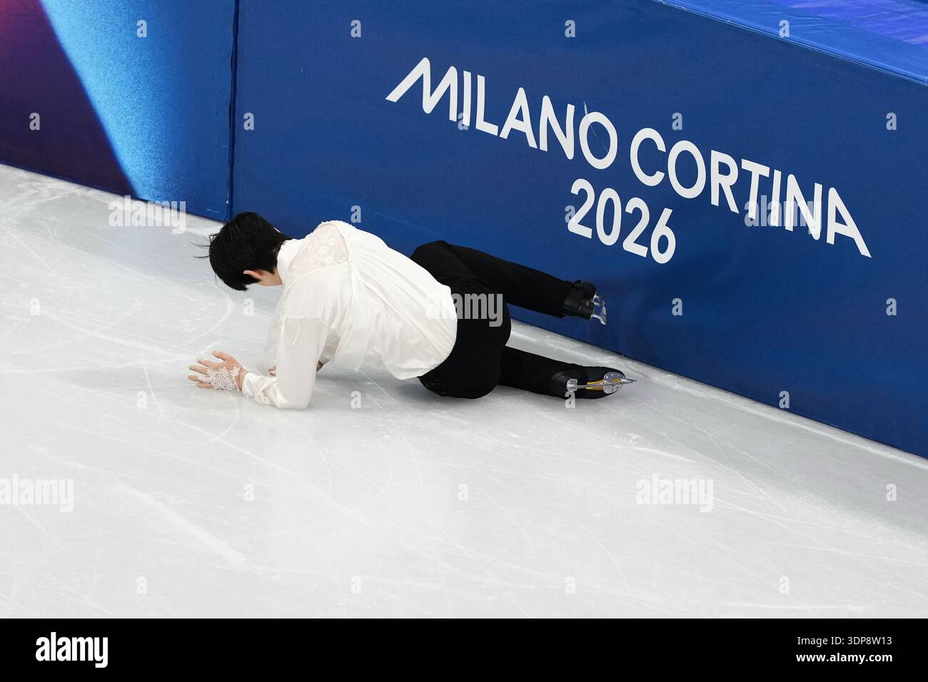 Cha Junhwan of South Korea falls during the men's free skate program in ...