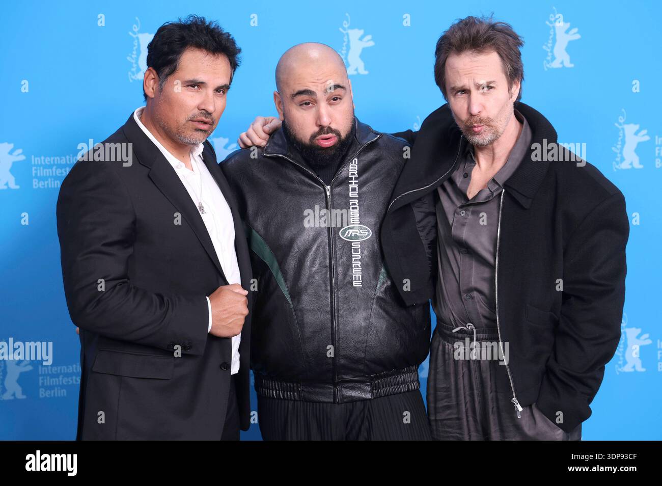 Michael Pena, Asim Chaudhry und Sam Rockwell beim Photocall zum ...