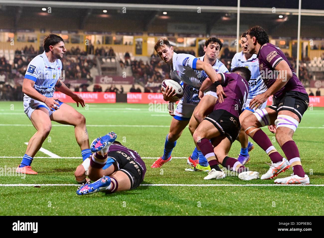 Alexandre De Nardi of Stade Montois and Baptiste Ezcurra of Stade ...