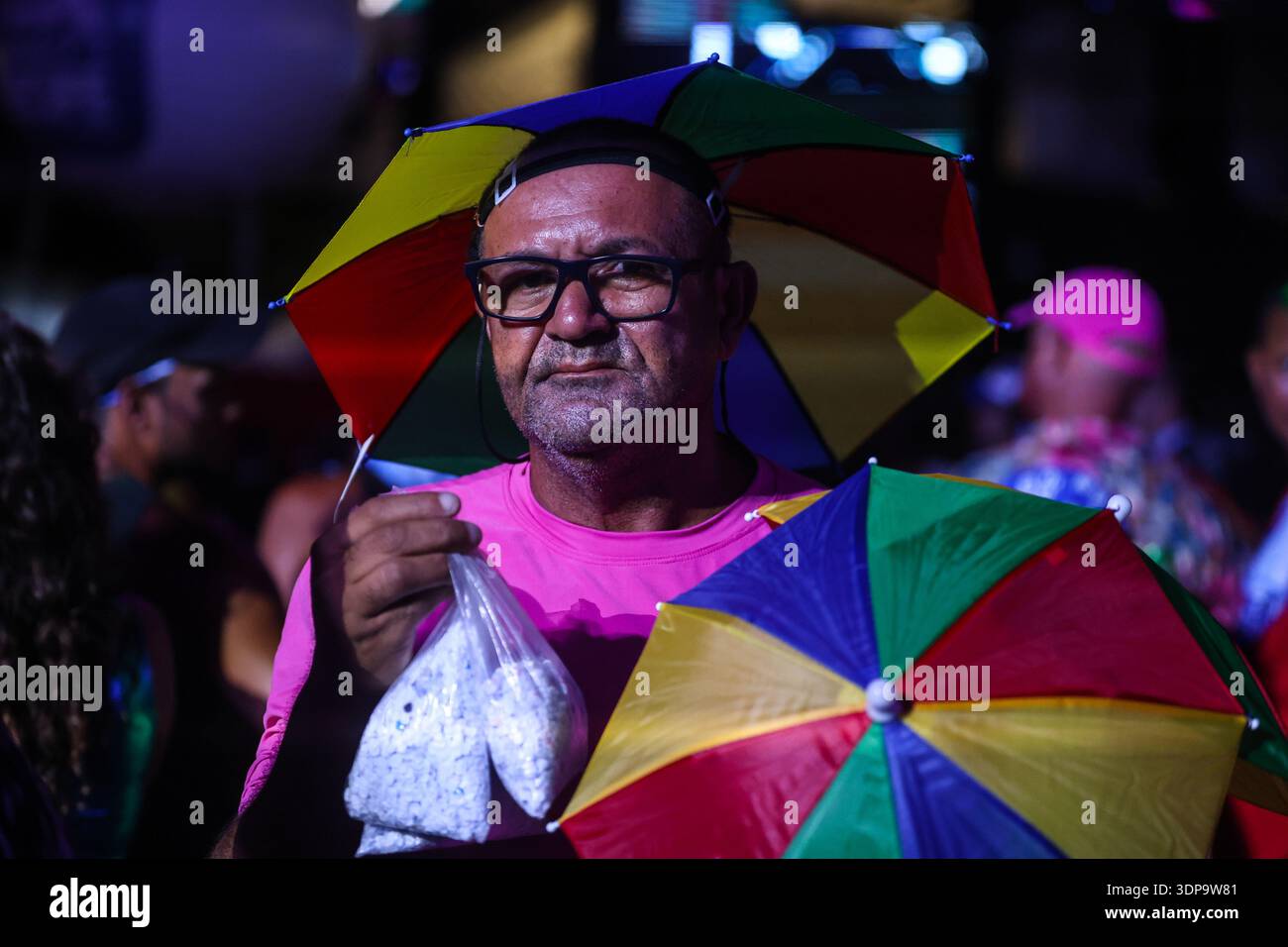 PE - RECIFE - 02/13/2026 - RECIFE CARNIVAL, MOVEMENT OF REVELERS ...