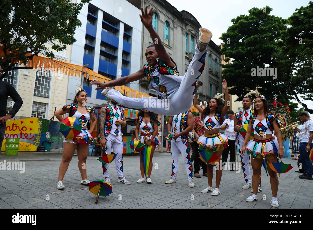 PE - RECIFE - 02/13/2026 - RECIFE CARNIVAL, MOVEMENT OF REVELERS ...