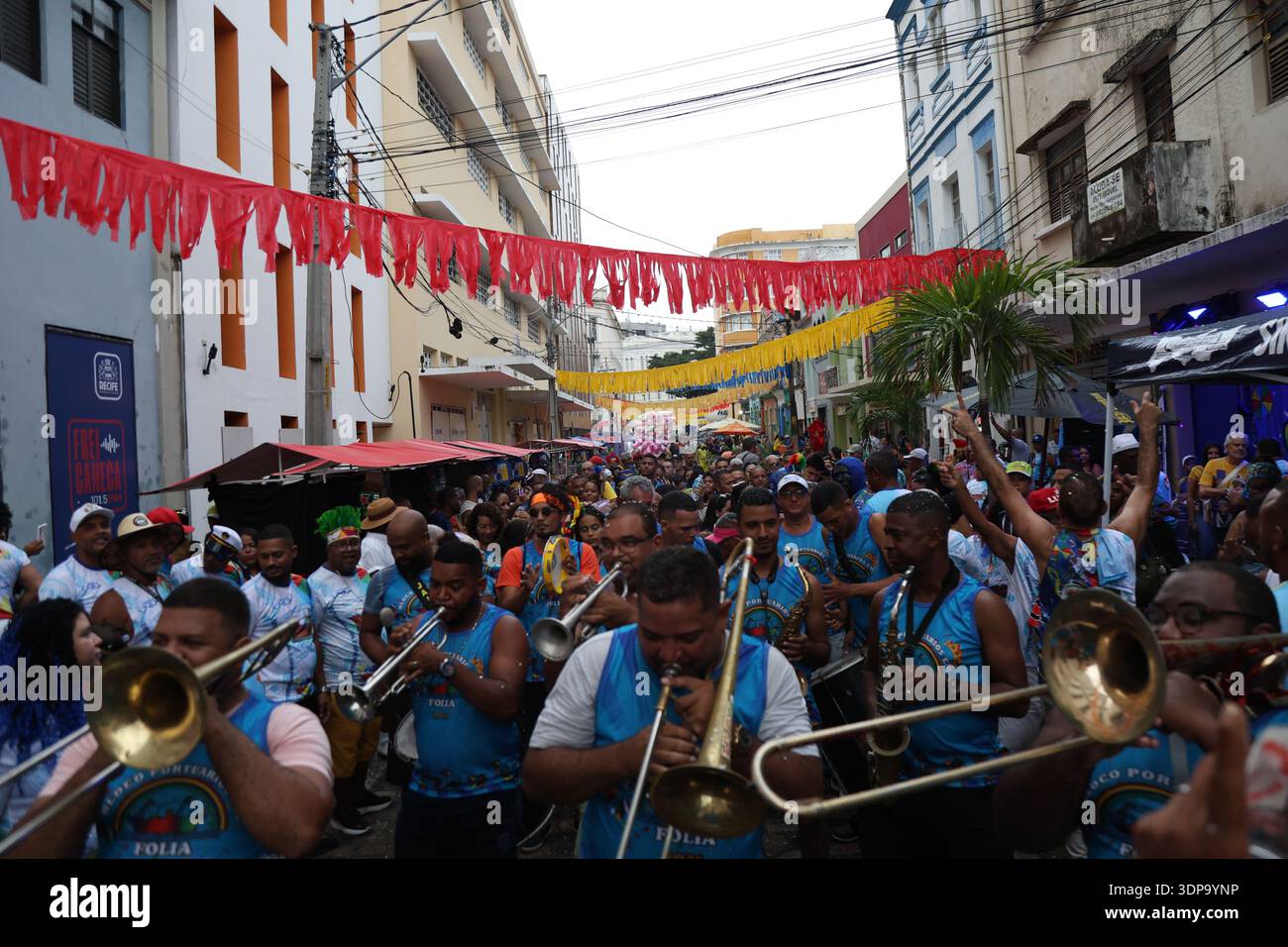 PE - RECIFE - 02/13/2026 - RECIFE CARNIVAL, MOVEMENT OF REVELERS ...