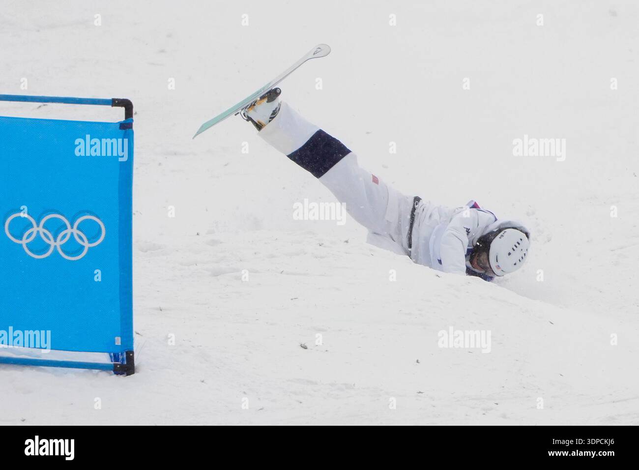 United States' Jaelin Kauf falls as she competes in the women's ...