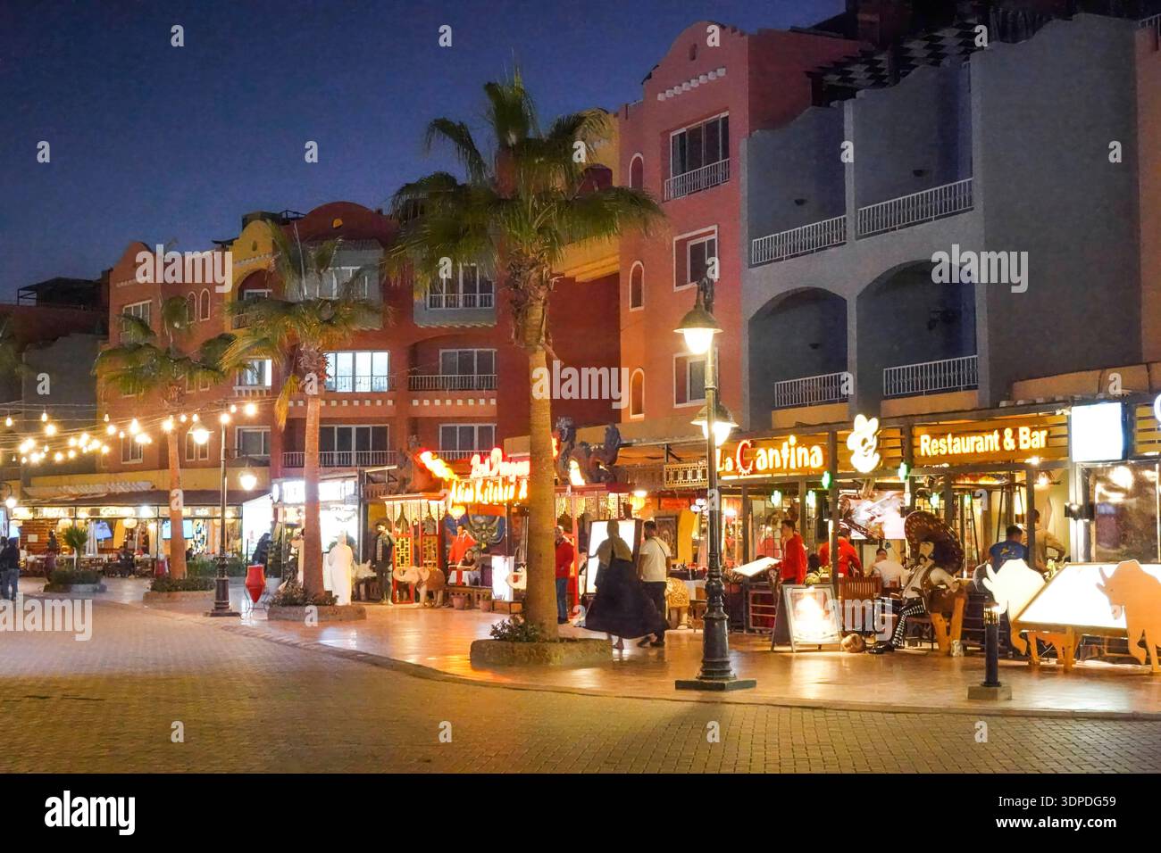 Restaurants und Ferienwohnungen, Promenade an der Marina, Hurghada ...