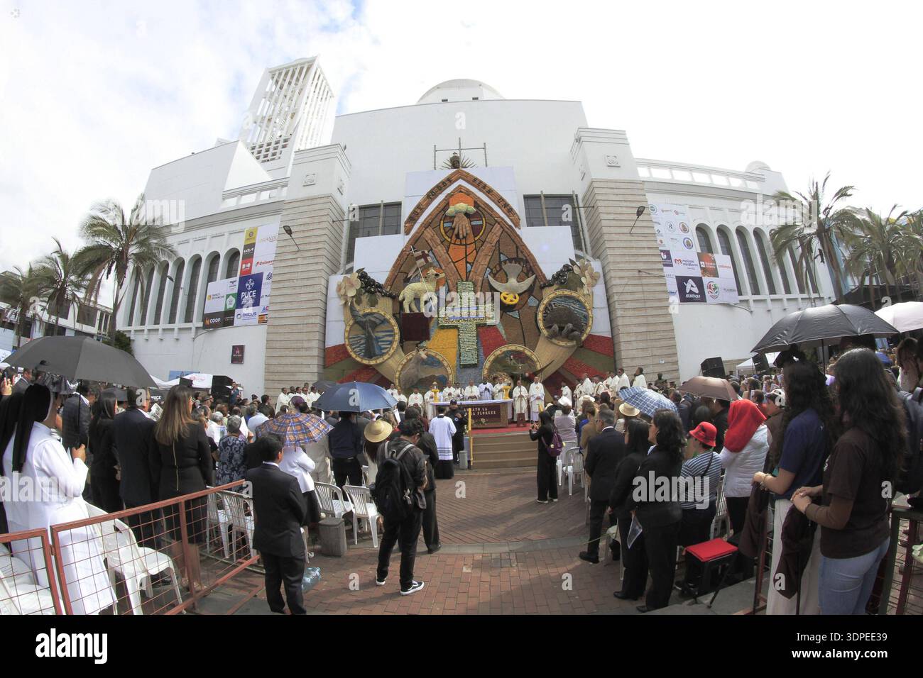 BLESSING OF THE FESTIVAL OF FLOWERS AND FRUITS IN AMBATO Ambato ...