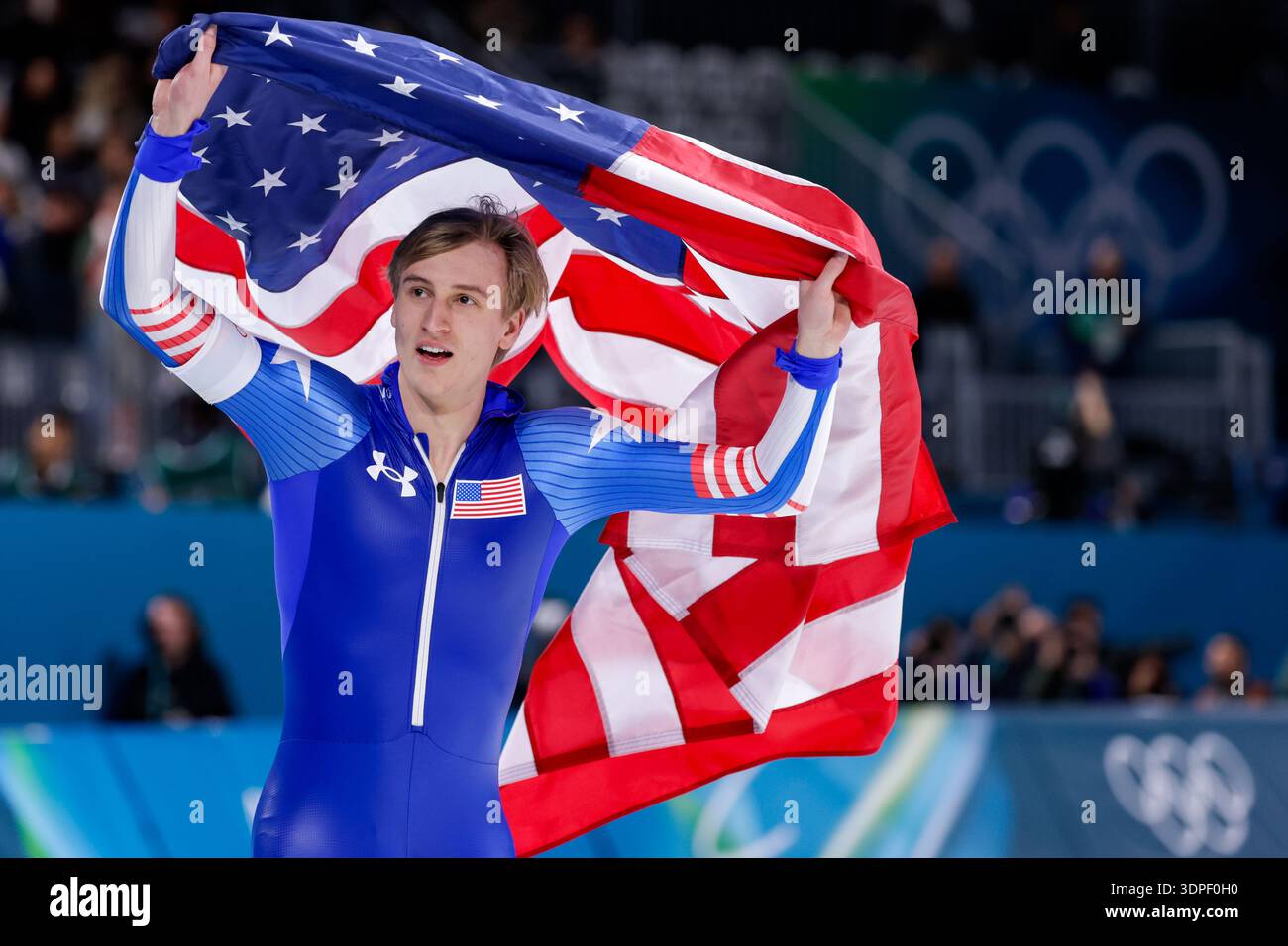 MILAN, ITALY - FEBRUARY 14: Jordan Stolz of United States of America ...