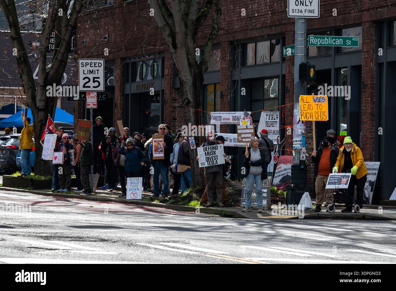 Seattle, USA. 14th Feb 2025. Activists gather at the former South Lake ...